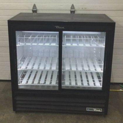 True GDM-41SL-48-HC-LD Two Section Glass Door Self Contained Cooler in ...