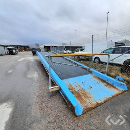 Thervan Mobile loading ramp LR BR 100 - 12 in Kungälv, Sweden