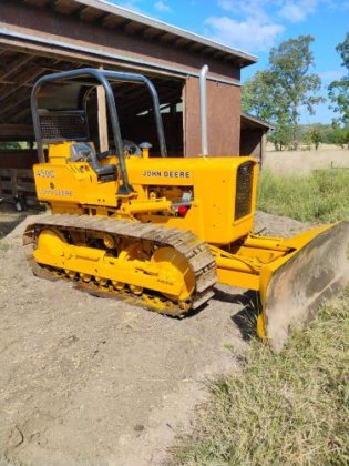 JOHN DEERE 450C Dozer in Medina, OH, USA