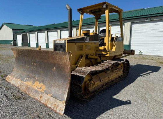 1997 CATERPILLAR D5C DOZER in Newark, NJ, USA