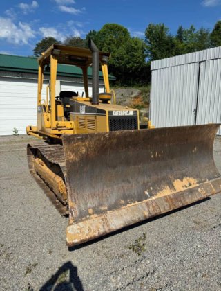 1997 CATERPILLAR D5C DOZER in Newark, NJ, USA