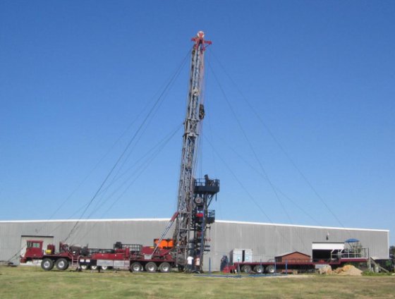 HYDRAULIC WORKOVER RIG WITH INTEGRATED CATWALK & SNUBBING CAPABILITIES ...