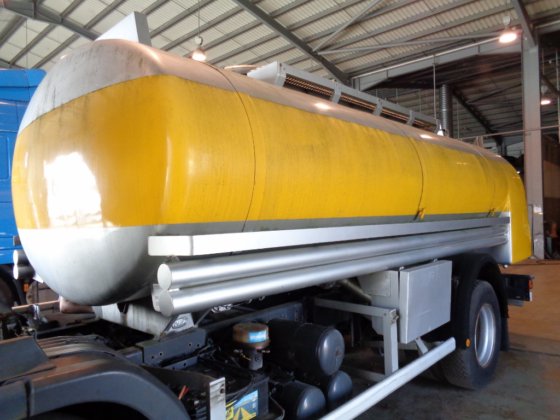 ALUMINIUM FUEL CISTERN WITH 2 PUMPS 12530LT in Santa Maria da Feira ...