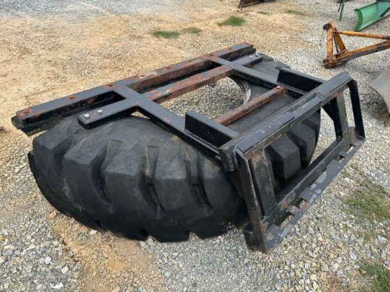 6' bobtach rubber tire scraper manure roundup in Myerstown, PA, USA