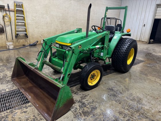 1994 John Deere 970 4x4 tractor with loader in Myerstown, PA, USA