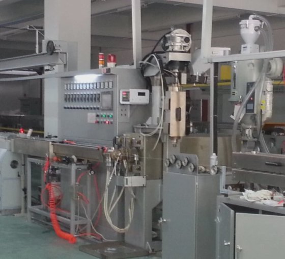 Cable and Wire Coating Extrusion Machine Coating Extruder Wire and ...