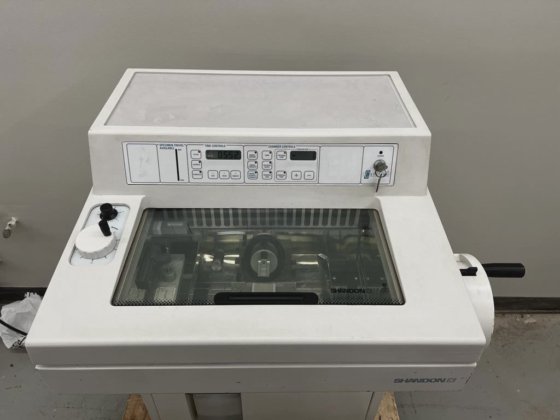 Thermo Shandon Cryotome E Cryostat 77200162 in Columbus, OH, USA
