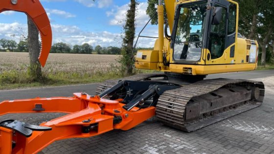 Komatsu Car Dismantler in Peest, Drenthe, Netherlands
