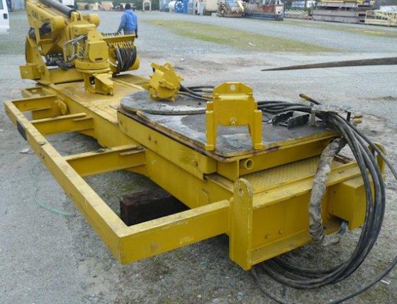 RUSSELL MINERAL EQUIPMENT Liner Handler