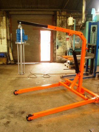 Mobile 150 Kilo Straddle Stirrer Crane in Goole, England, United Kingdom