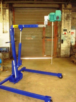 Mobile 150 Kilo Straddle Stirrer Crane in Goole, England, United Kingdom
