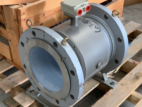 7-3/4" Flow Meter Tube with Yamatake MagneW 3000 Plus MGH18F ...