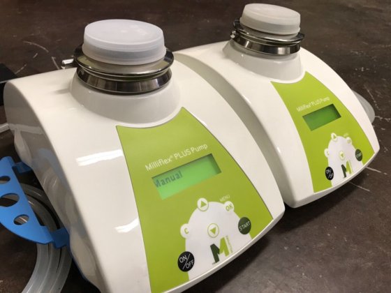 Millipore Milliflex Plus MXPPLUS02 - Dual Vacuum Pumps with Filtration ...