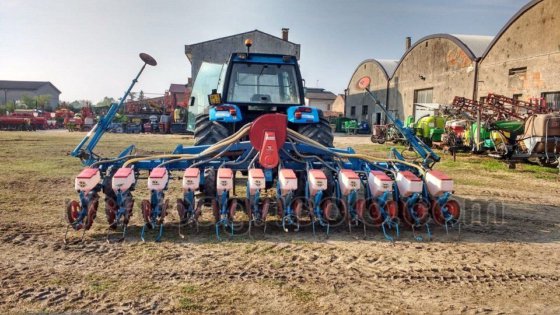 PLANTER MONOSEM 12 ROWS in Verona, Italy