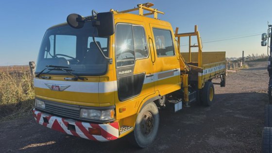 HINO RANGER DOUBLE CABIN WITH CRANE — FOR EXPORT in Tomakomai, Hokkaido ...