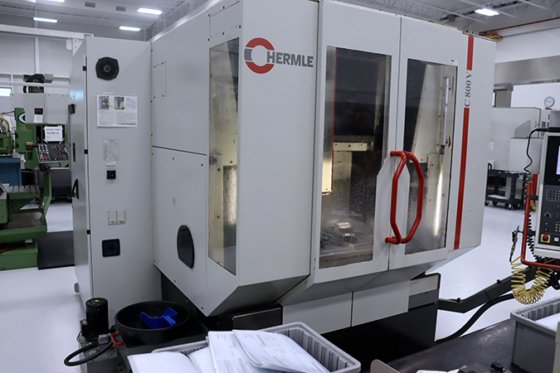 1996 Hermle C800V in Chicago, IL, USA