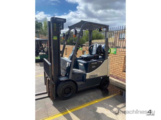 Crown Container Mast Low Hours in Kings Park, Australia