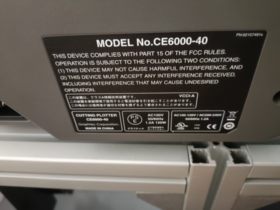 Usata GraphTec Plotter per il taglio di etichette CE6000-40 in Lecce, Italia