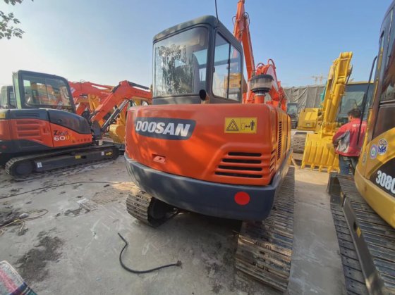 Doosan Dx55-9c Dx60 Dx350 in Shanghai, China