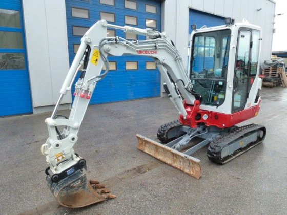 2021 Takeuchi TB 225 Powertilt in Büren, Germany