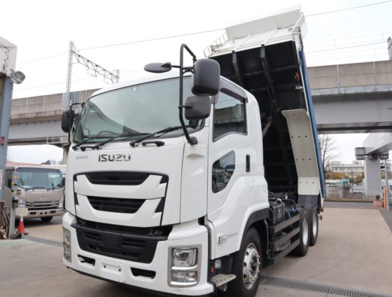 2010 Isuzu GIGA DD10-761 in Matsudo, Japan