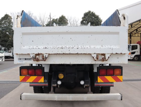 2010 Isuzu GIGA DD10-761 in Matsudo, Japan
