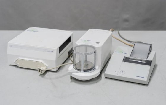 Mettler MX5 Microbalance in Burladingen, Baden-Württemberg, Germany