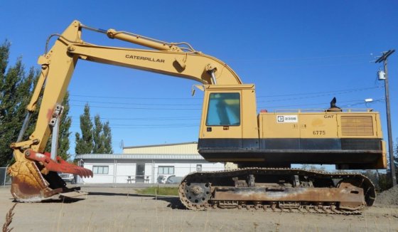 1987 Caterpillar 235B Excavator in Edmonton, Alberta, Canada