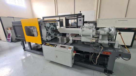 Injection Moulding Machine Chen Hsong 218 tonnes in Caxias do Sul, Brazil