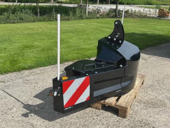 2025 Fendt Front Bumper Front Block Weight NEW in Ruinerwold, Drenthe ...