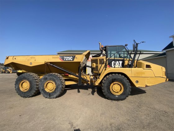 2014 CATERPILLAR 725C in Holland, MI, USA