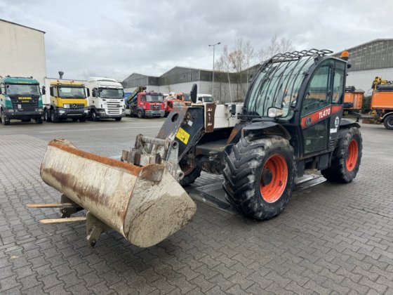 BOBCAT TL 470 TELEHANDLER 9 TONS in Dąbrowo, Poland