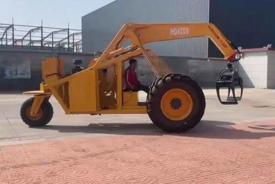 Three Wheel Sugarcane loader HQ4200 in Weifang, Shandong, China