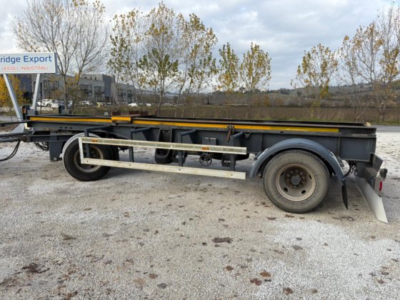 1998 BARTOLETTI trailer with roll-off system in Tolentino, Marche, Italy