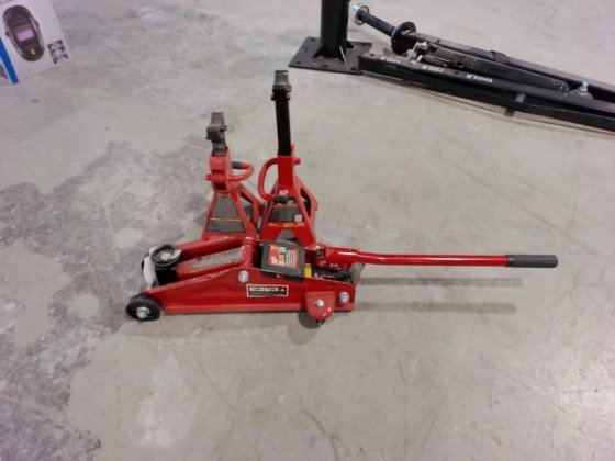 Big Red Hydraulic Trolley Jack & Jack Stands in Quinte West, Ontario ...