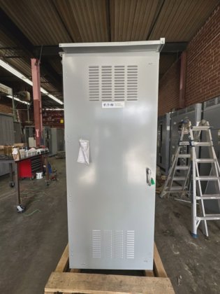 Eaton 3000 Amp 3phase 4wire 3R NEW Switchboard Main Lug 2 Sections in ...