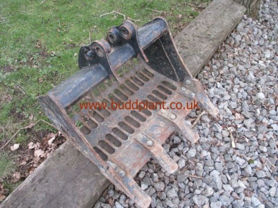 RIDDLE BUCKET FOR JCB 8014 OR 16C in Bristol, United Kingdom