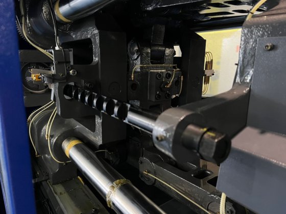 SIM-EL-300T Electric Injection Machine in Campinas - State of São Paulo ...