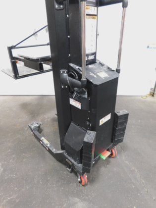 MO-6229, SERVERLIFT SL-500X ELECTRIC COMPUTER SERVER LIFT. 500 LB ...