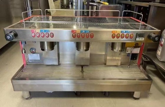 KLUB 3 GROUP COMMERCIAL BUBBLE TEA CHAI MACHINE in Toronto, Ontario, Canada