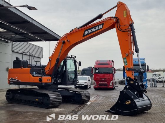 2022 Doosan DX225LC-7 in Veghel, Netherlands