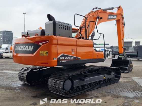2022 Doosan DX225LC-7 in Veghel, Netherlands
