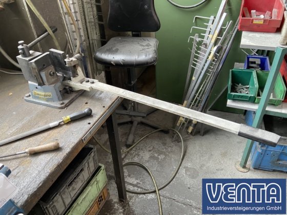 1 work line, approx. 5 linear m with 3 vices, Bernado WB 100 hand ...