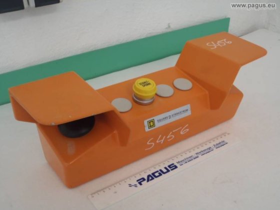 SQUARE D two-hand machine control in Zschepplin, Saxony, Germany