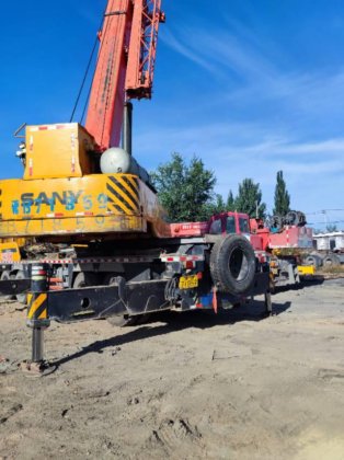 Sany 75 tons crane in Changsha, Hunan, China