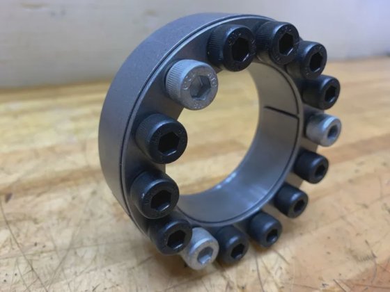 (4) Unused B-LOC Keyless Coupling Series B400, 2-3/8", Bushings Fenner ...