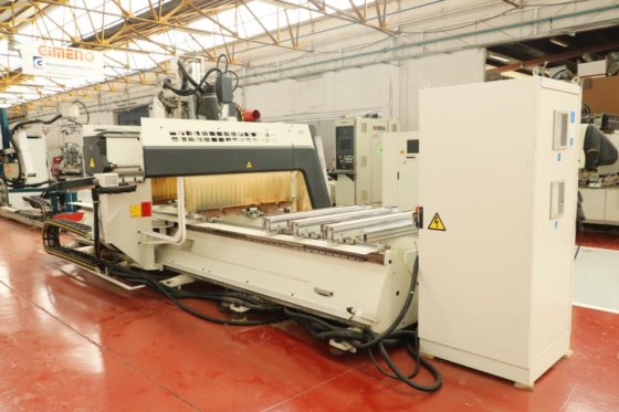 2004 SCM cnc 3 ejes scm mod record 132 in Valencia, Spain