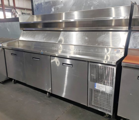 "RANDELL 8395N 95\" PIZZA PREP TABLE W/ REFRIGERATED RAISED RAIL AND ...