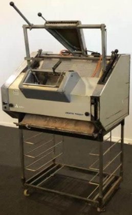 Moffat APV Versatile Moulder in Burleigh Heads, Australia