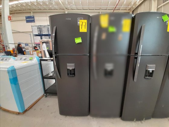 Lot of 1 MABE brand refrigerator with water dispenser in Toluca, Mexico